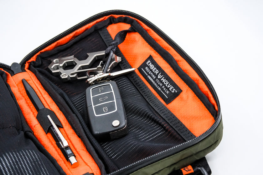 Alpha Pack: Rapid Access Sling with MagSafe – Ember Wolves